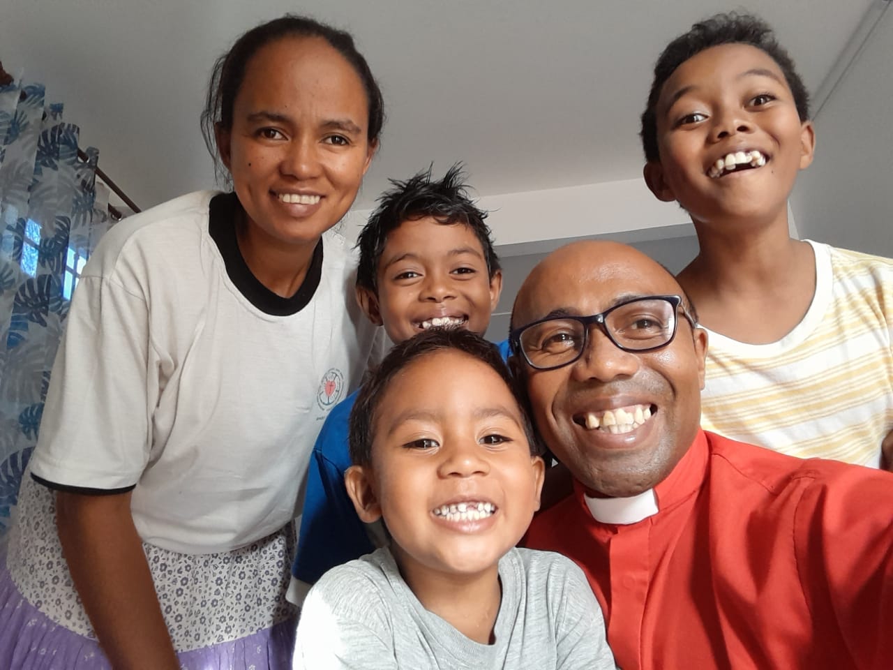 Arrival of Pastor Koera and his family - Presbyterian Church of Mauritius